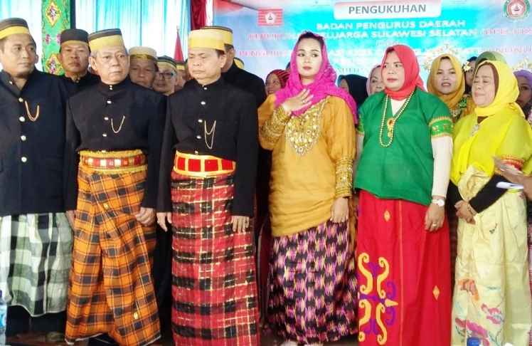 Het Bugis Volk op Sulawesi | Oost Java Info